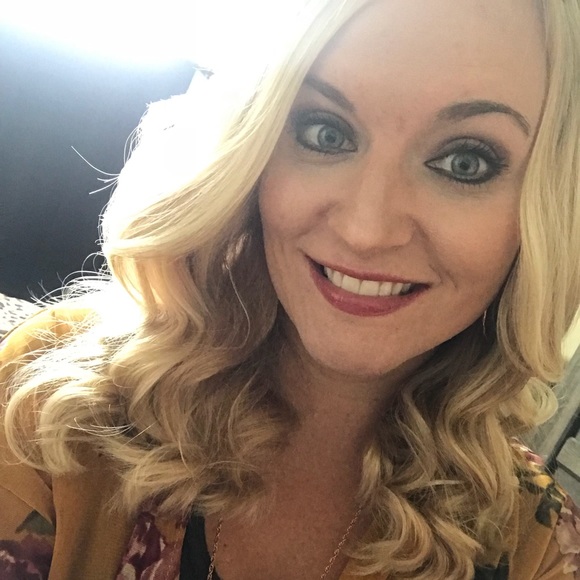 Amy's Closet (@a_embry) | Poshmark